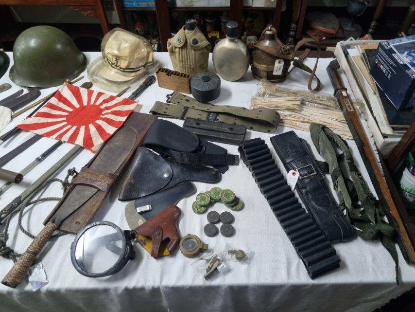 Vintage Military Collectible Items – Siglo Antiques