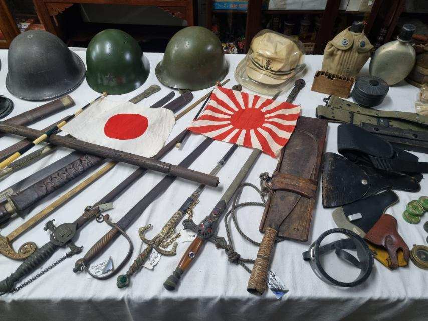 Vintage Military Collectible Items – Siglo Antiques