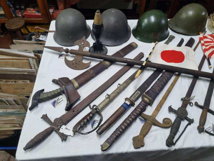 Vintage Military Collectible Items – Siglo Antiques