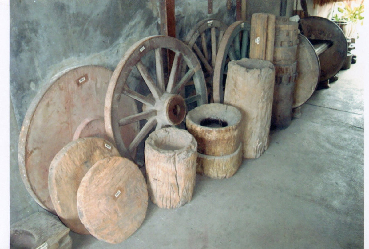 Gilingangan, Bayuhan na kahoy, Gulong ng Kalesa – Siglo Antiques
